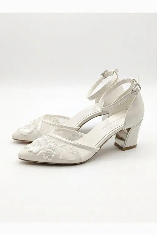 FOREVER & ALWAYS SHOES Viona Lace Bridal Pump