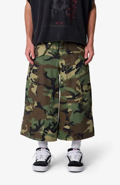 Mnml Extra Long Cargo Shorts - Camo