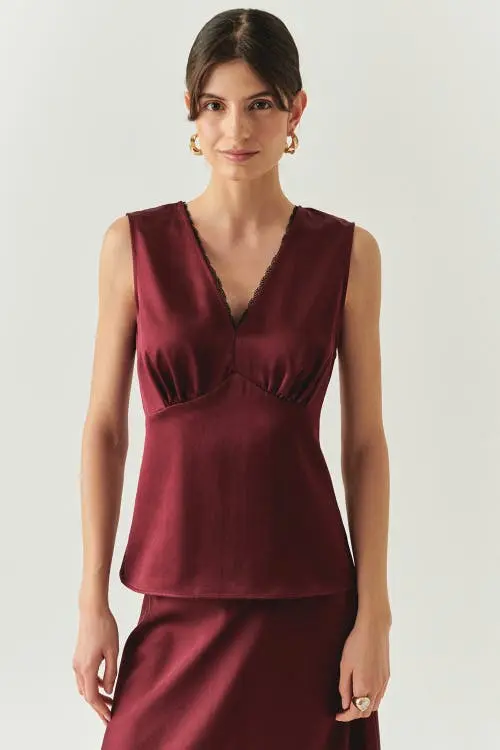 EXQUISE Galilea V Neck Satin Look Blouse