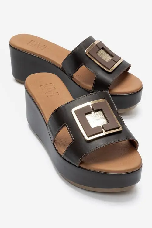 FOREVER & ALWAYS SHOES Hiola Leather Platform Sandal - Brown