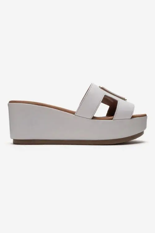 FOREVER & ALWAYS SHOES Hiola Leather Platform Sandal