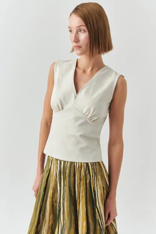 EXQUISE Sleeveless Knit Blouse - Ecru