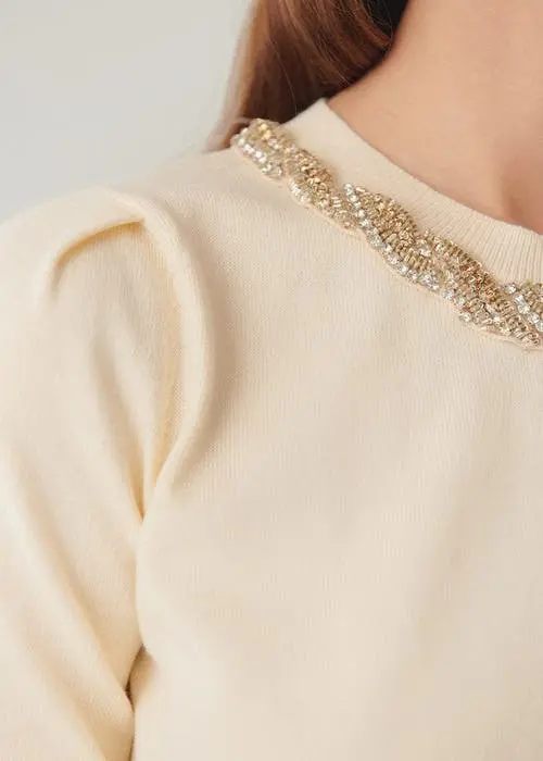 EXQUISE Jordyn Embellished Knit Blouse