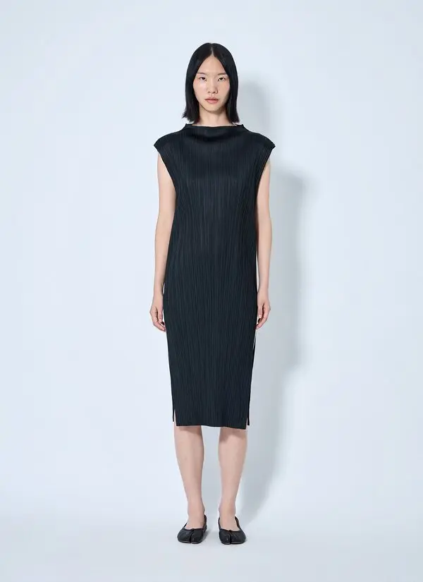 Issey Miyake Sleeveless Pleated Tunic Dress - Black