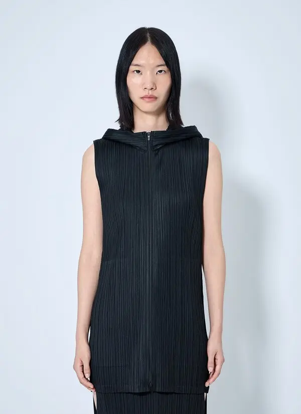 Issey Miyake Pleated Zip-front Sleeveless Tio - Black