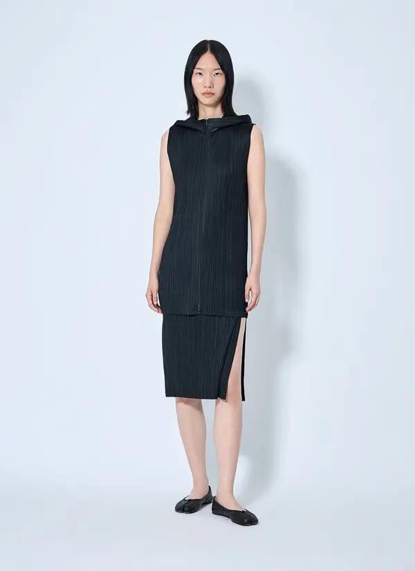 Issey Miyake Sleeveless Hooded Zip-up Top