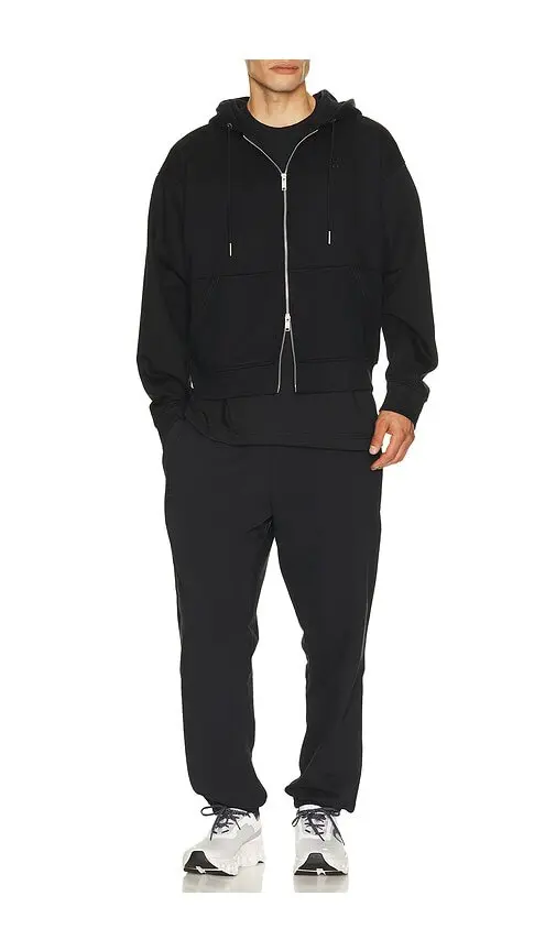 On Club Collective-t In . Also - Black