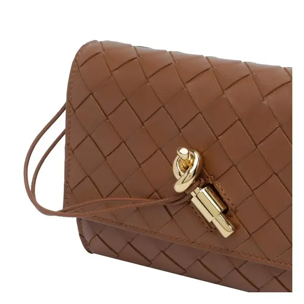 Bottega Veneta Andiamo Clutch In Nappa Leather - Brown