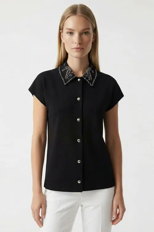 EXQUISE Sleeveless Regular Fit Knit Embroidered Shirt