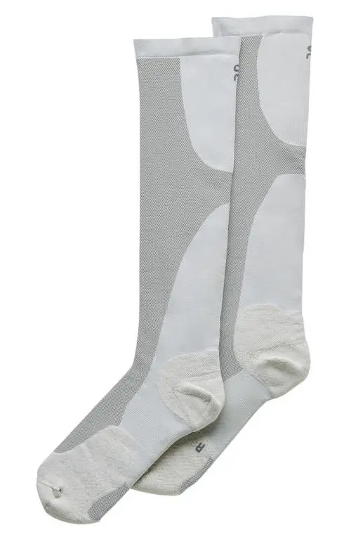 On X Post Archive Faction Running Socks - Ice/glacier