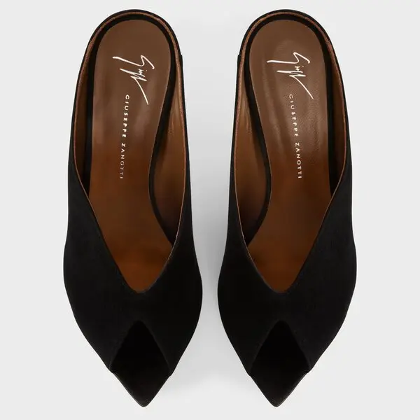 GIUSEPPE ZANOTTI Intriigo Cluedo 105