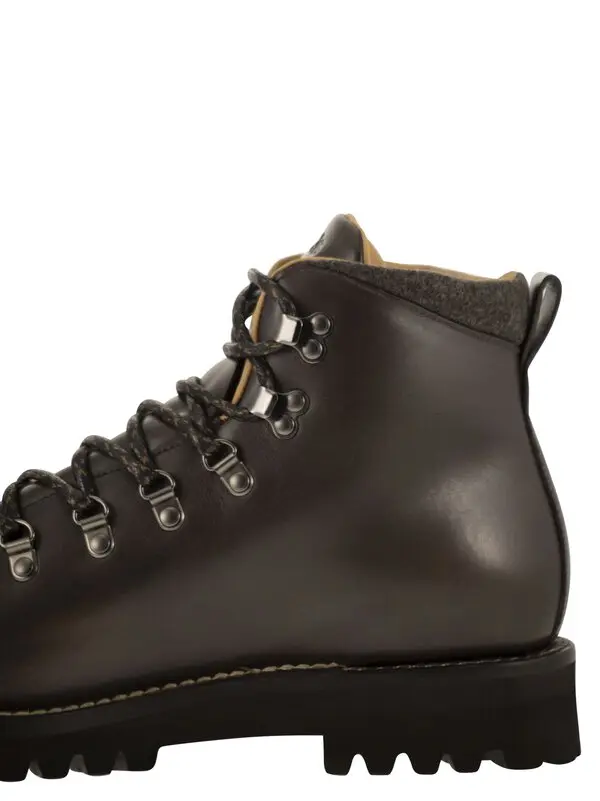 Church's Poulton Calfskin Hiking Boots - Brown