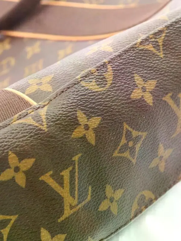 LOUIS VUITTON 2010 Bobourg Monogram Tote Bag
