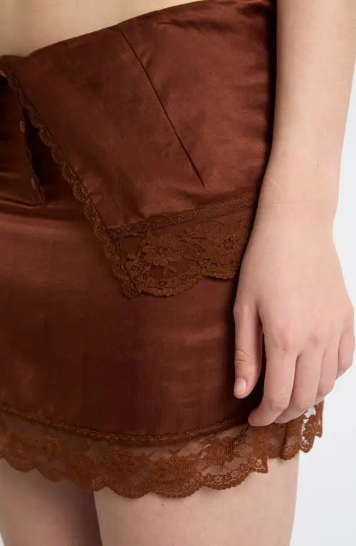 MUSE ASSEMBLY Lace Trim Miniskirt