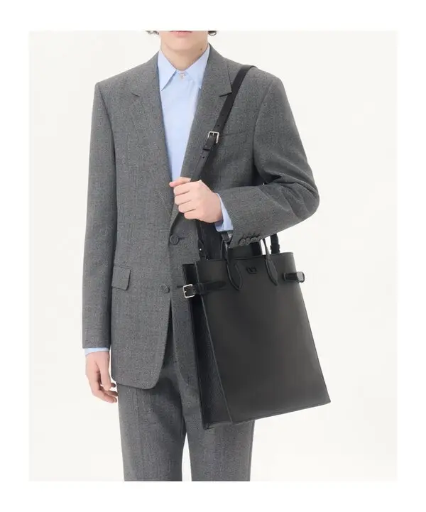 Valentino Garavani Antibes Medium Tote Bag In Grained Leather