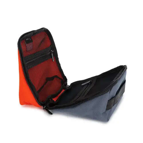 MANHATTAN PORTAGE Newtown Toiletry Bag - Orange/gray