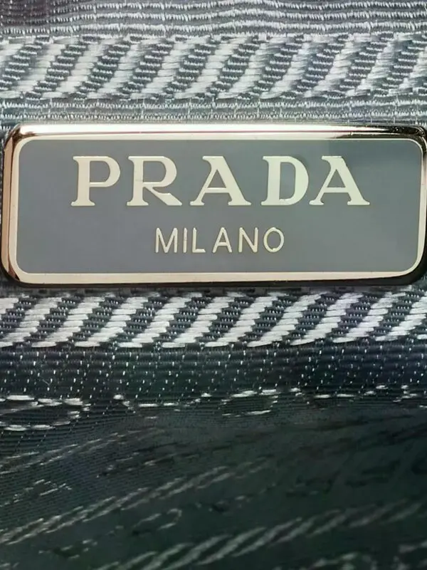 Prada Re-edition 2005 Shoulder Bag