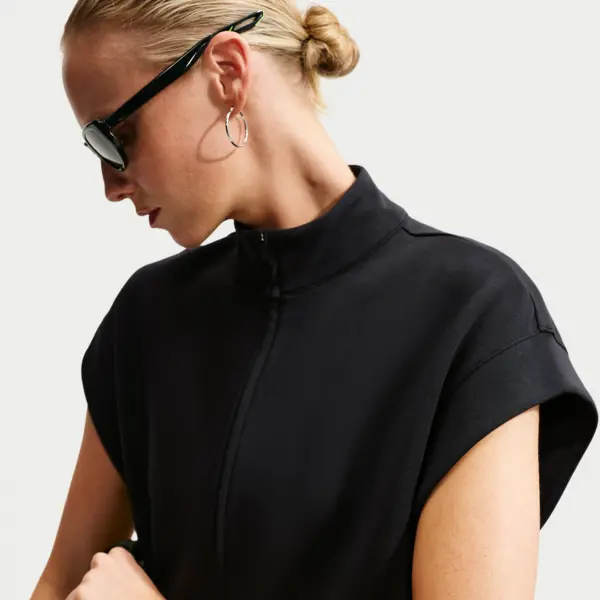 Nike 24.7 Impossiblysoft Dri-fit Full-zip Tunic - Black