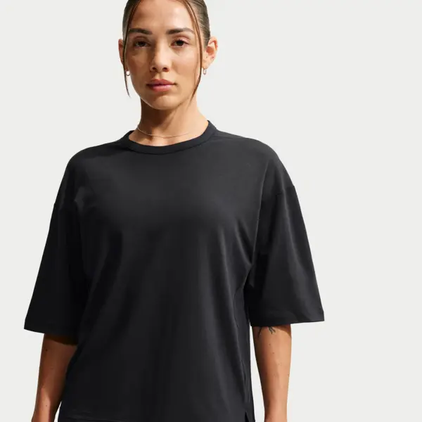 Nike 24.7 Impossiblysoft Light Dri-fit Short-sleeve T-shirt - Black