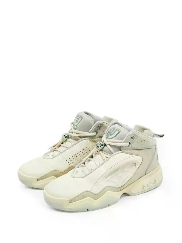 LOUIS VUITTON Trainer Sneakers