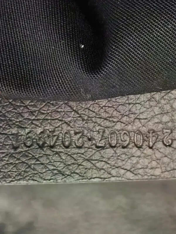 Alexander McQueen De Manta Skull-embossed Clutch Bag