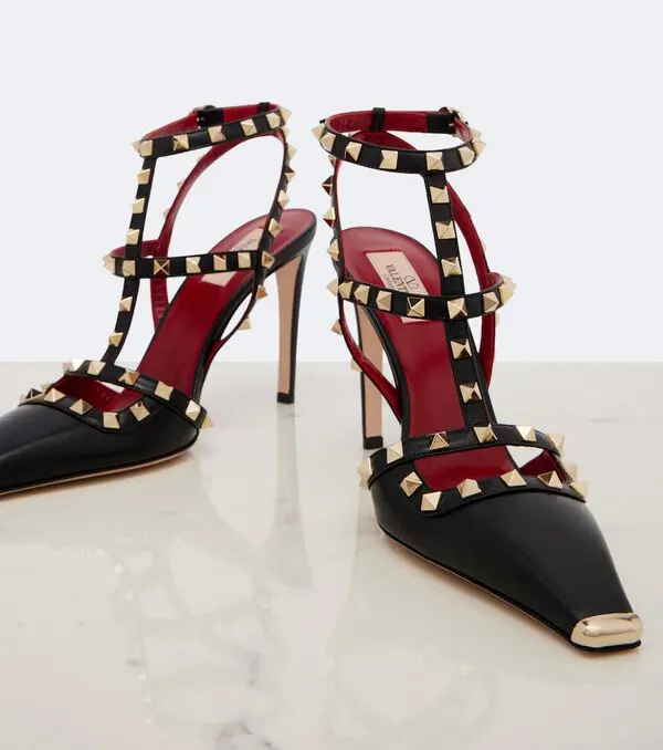 Valentino Garavani Rockstud Leather Pumps - Black