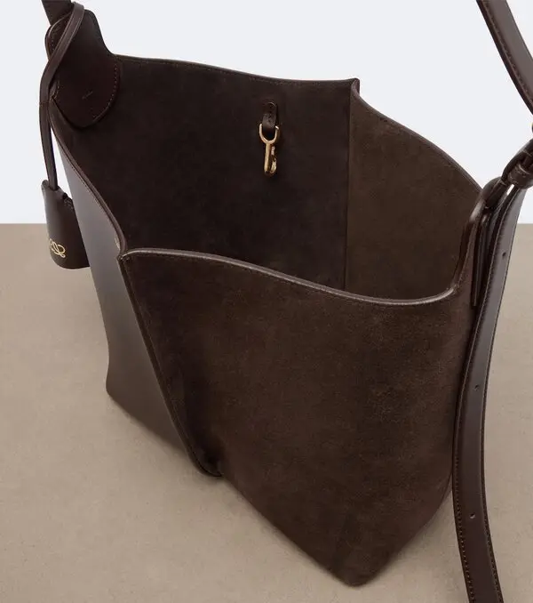 Loewe Bilbao Medium Leather Bucket Bag - Brown