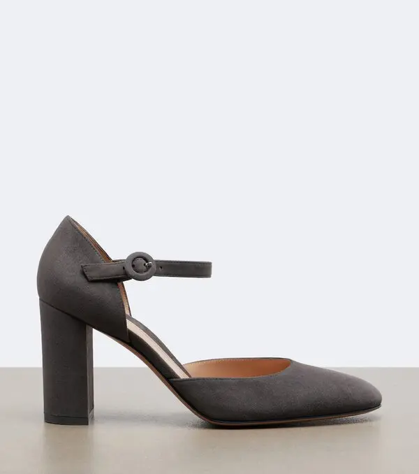 GIANVITO ROSSI Suede Pumps