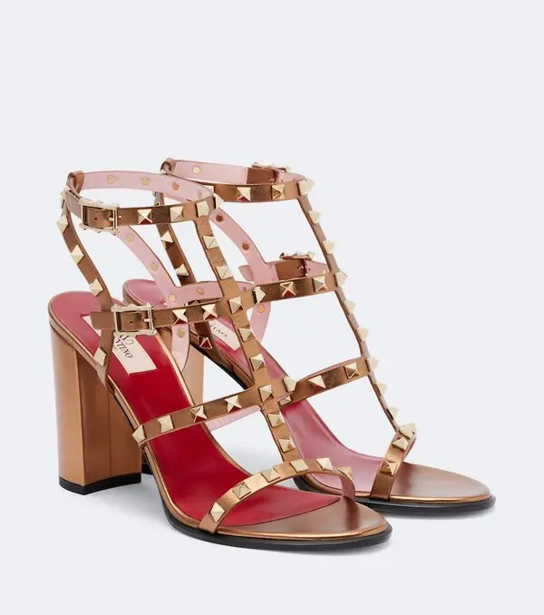 Valentino Garavani Rockstud Metallic Leather Sandals - Gold