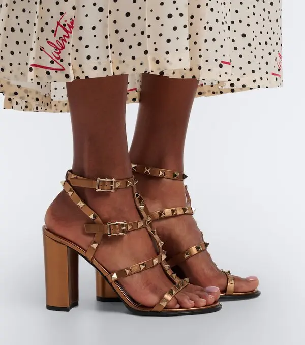 Valentino Garavani Rockstud Metallic Leather Sandals - Gold