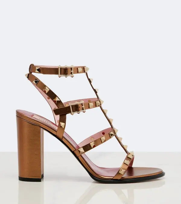 Valentino Garavani Rockstud Metallic Leather Sandals - Gold