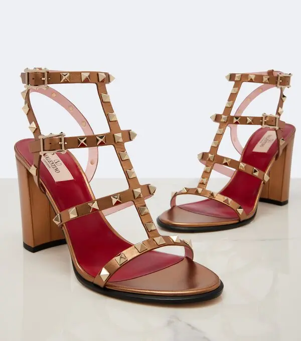 Valentino Garavani Rockstud Metallic Leather Sandals - Gold