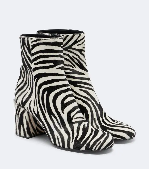 GIANVITO ROSSI Joelle Zebra Print Calf Hair Ankle Boots - Black