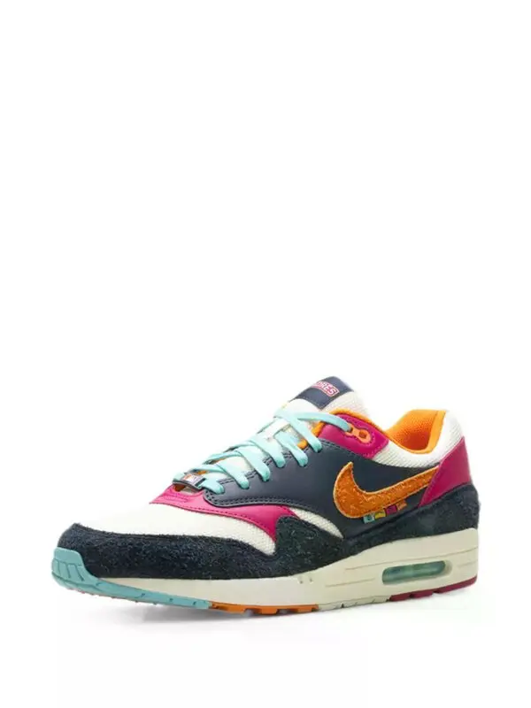 Nike Max 1 Sneakers