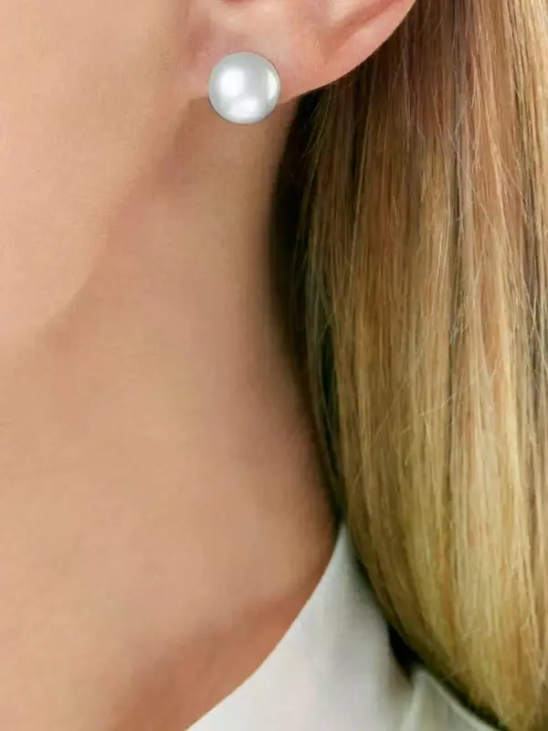 Yoko London 18kt White Gold South Sea Pearl Stud Earrings - Silver