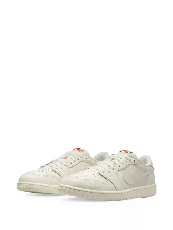 JORDAN Air 1 Retro Low Sneakers