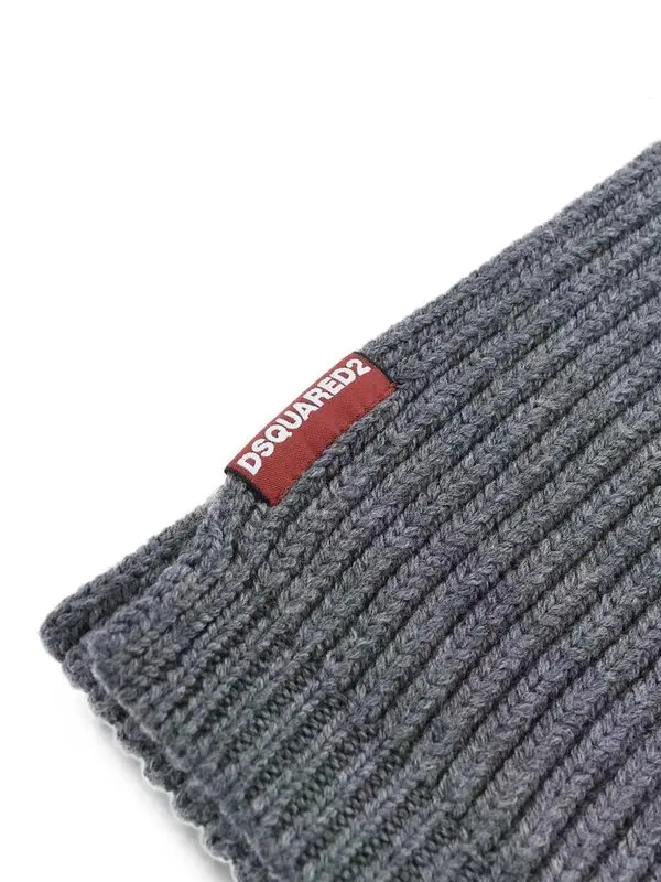 Dsquared2 Ribbed-knit Scarf And Beanie Set