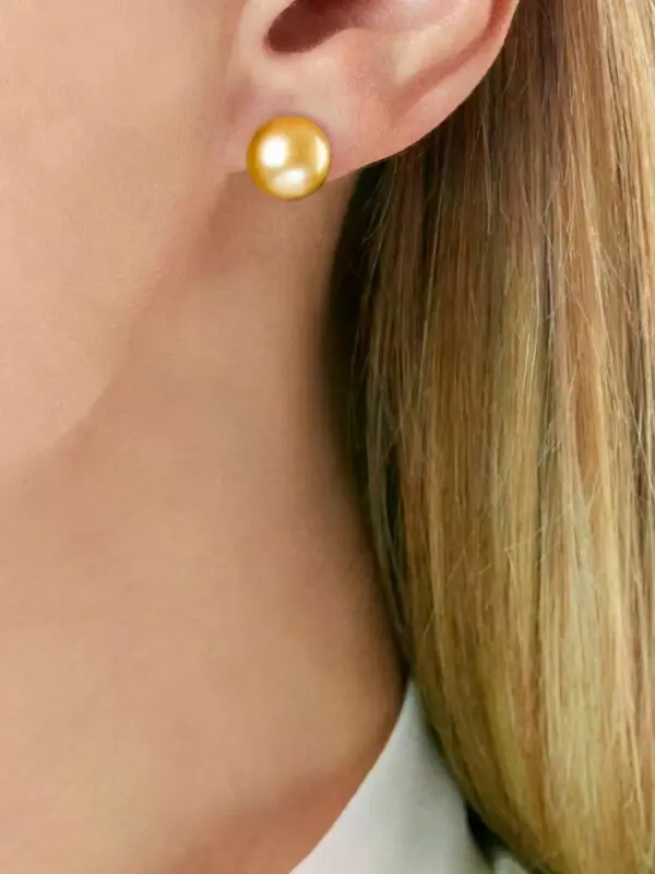 Yoko London 18kt Yellow South Sea Pearl Stud Earrings - Gold