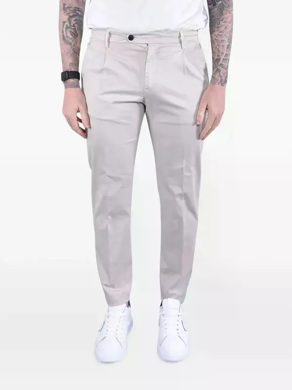 Eleventy Pleated Garment-dyed Chino Pants