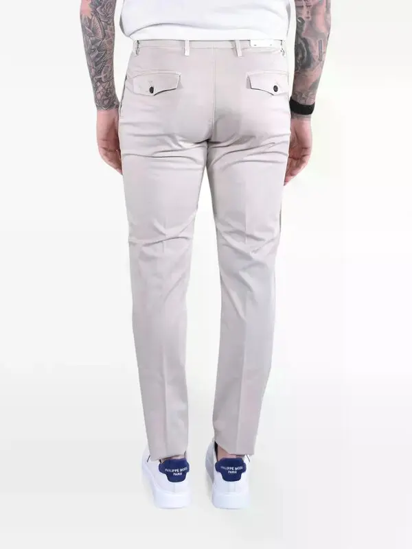 Eleventy Pleated Garment-dyed Chino Pants