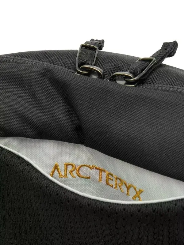 Arc'teryx Mantis 2 Logo Messenger Bag