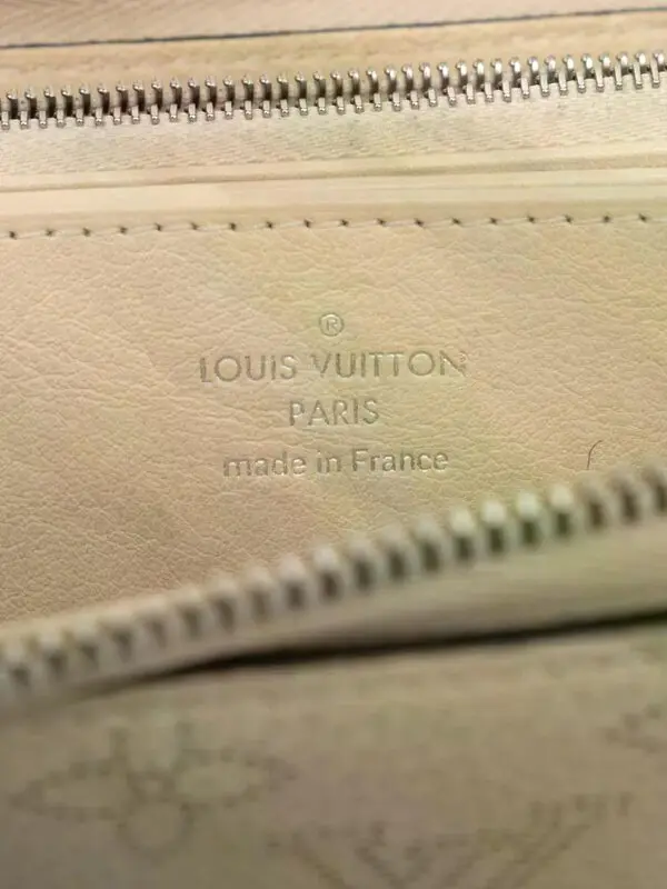 LOUIS VUITTON 2016 Monogram Mahina Zippy Wallet Long Wallets - White