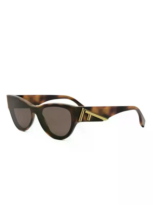 Fendi Cat Eye Sunglasses With Logo Plaque - Brown