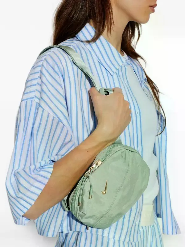 Nike Aura Logo Plaque Cross-body Bag - Green