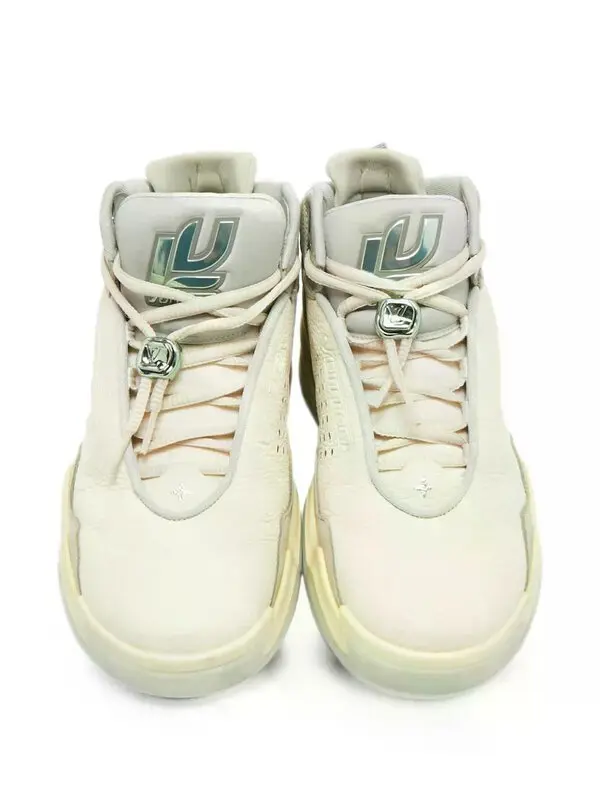 LOUIS VUITTON Trainer Sneakers