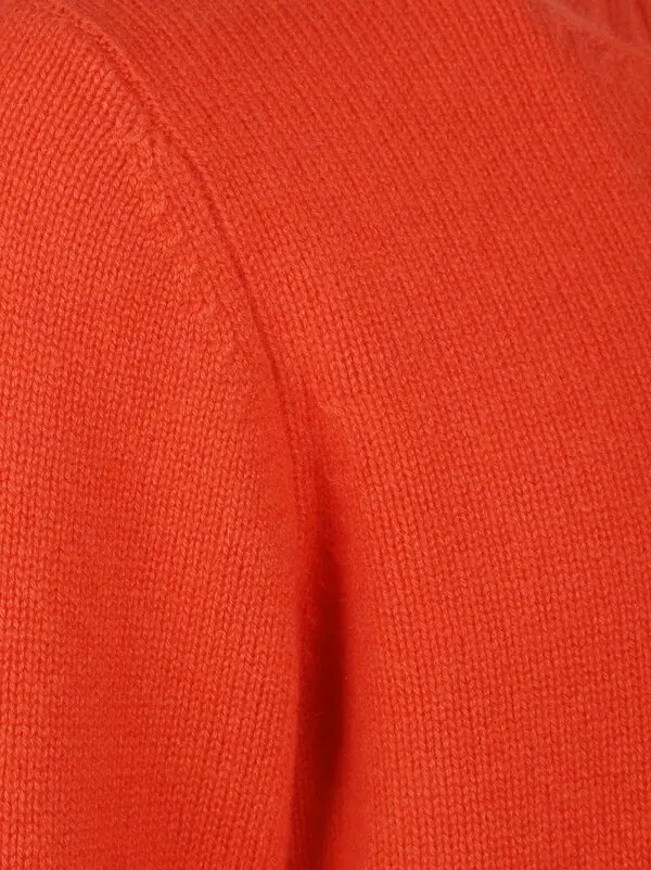 Soft Goat Round Neck Sweater With Ribbed Cuffs And Hem
