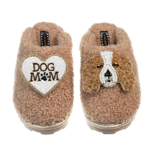 LAINES LONDON Teddy Closed Toe Slippers With Lady The Cavalier & Dog Mum / Mom Brooches Toffee - Brown