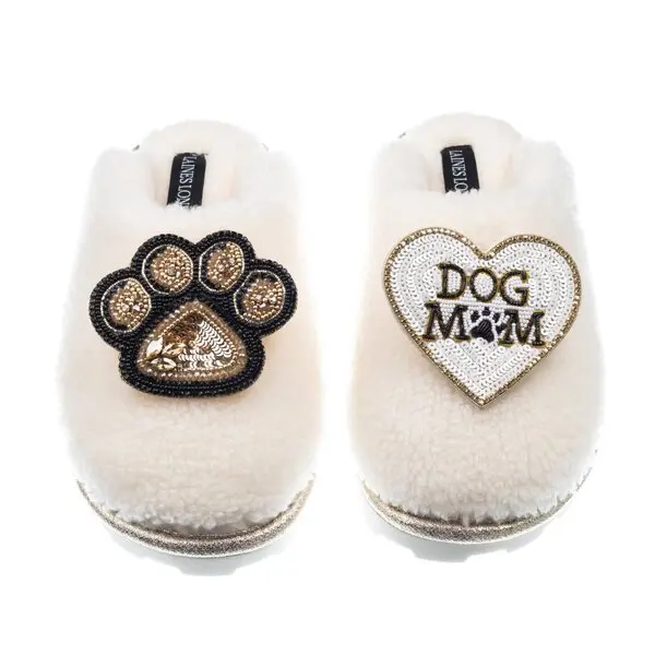 LAINES LONDON Teddy Closed Toe Slippers With Dog Mum / Mom & Paw Brooches Cream - White