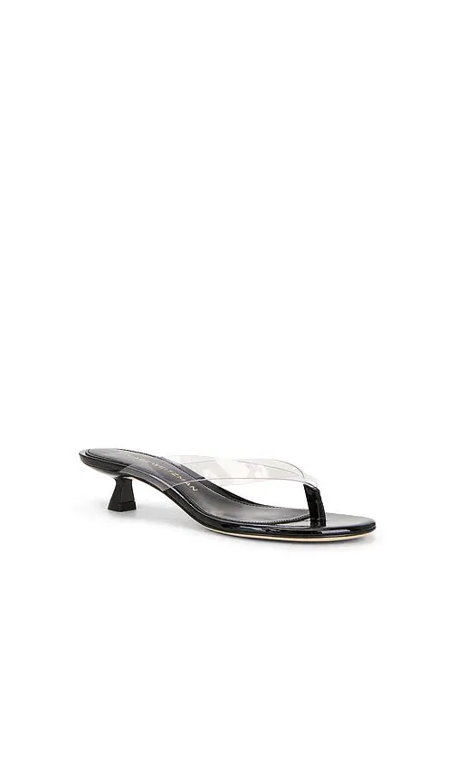 STUART WEITZMAN Rio Sleek Sandal 35