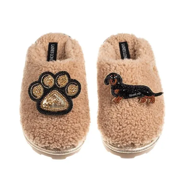 LAINES LONDON Neutrals Teddy Closed Toe Slippers With Paw & Black & Tan Dachshund Brooches Toffee - Brown